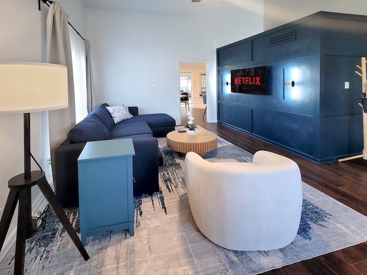 Lakefront Escape: Hot Tub, Sauna - The Colony, TX