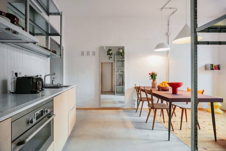Flattering Suites 33 - Berlín
