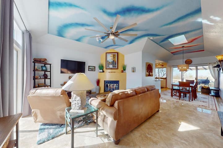 Foothills And Sunspills! Views, Close To Trails! - Albuquerque, NM