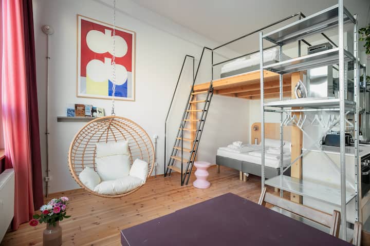 Flattering Suites 36 - Berlin