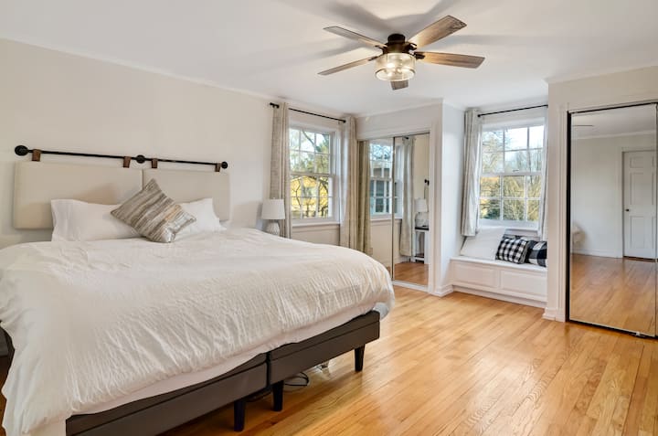 Ravine Retreat - Portage, IN