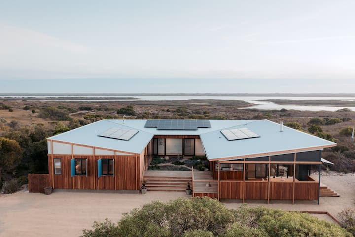 Luxury Island Retreat | Private Waterfront - Coorong National Park