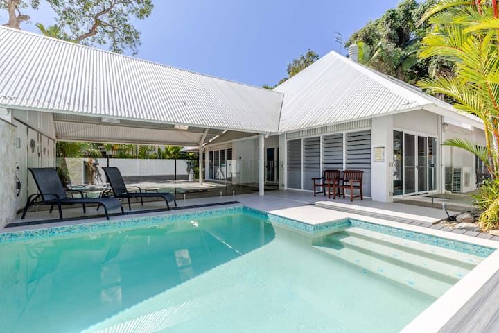 Serenity Villa With Heated Pool & Beach Access - Port Douglas