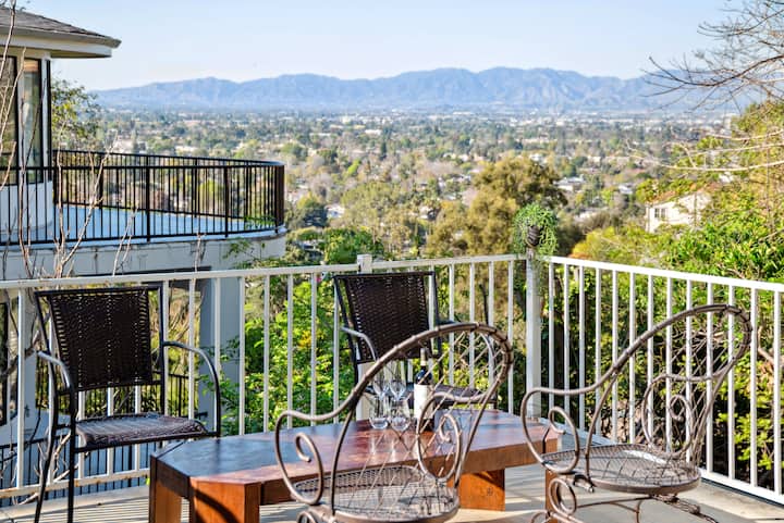 Unique Home With Spectacular Scenic Mountain Views - Los Angeles, CA