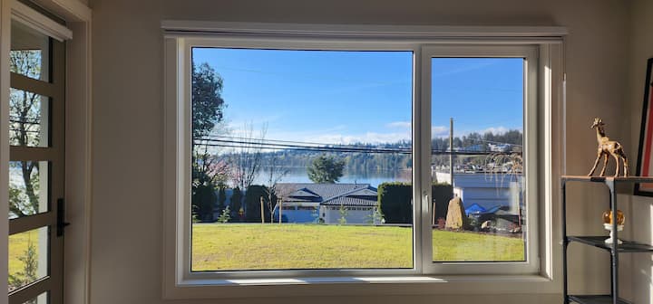 Modern Suite • 2 Min Walk To Beach & Ocean Views! - Nanaimo