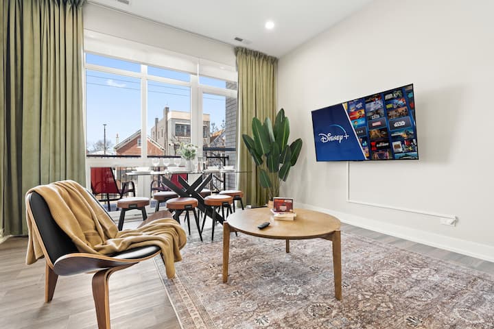 12 Min Downtown • Free Parking •Rooftop• Sleeps 11 - Chicago, IL