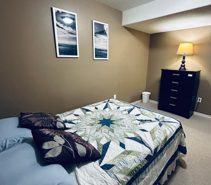 The Private Suite Residence ( Rm.3) - Lloydminster