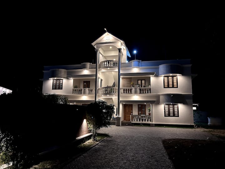 Premium Two-bedroom Apartment Near Varkala Beach - Varkala