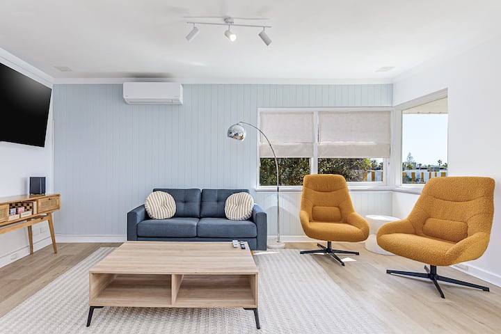 Breezy Beachside, Sleeps 4, Fast Wifi - 珀斯