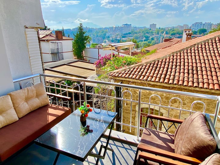 Sea-view Old Town Apartment - Antalya