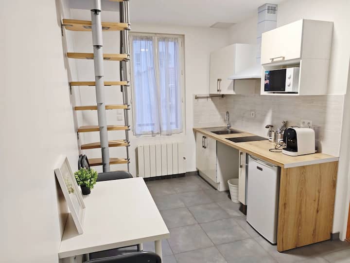 Lovely Loft For 4 People - ibis Styles Paris Eiffel Cambronne