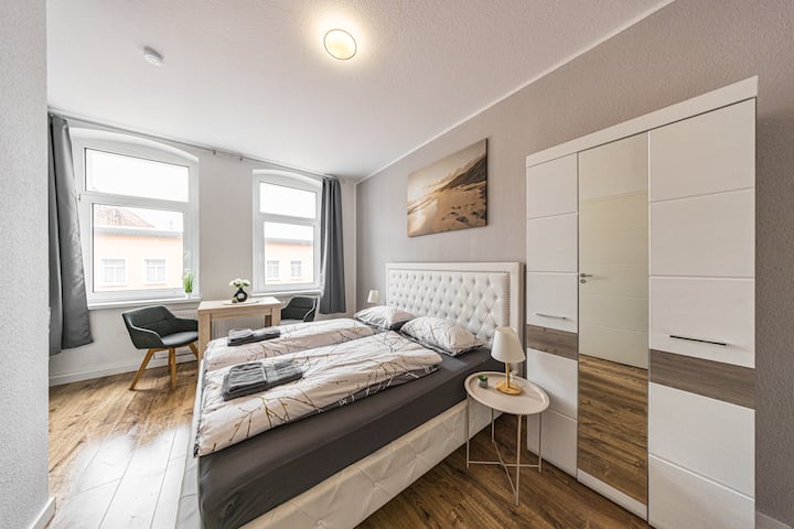 3g Lv 5-zimmer-apartment Hbf - Halle