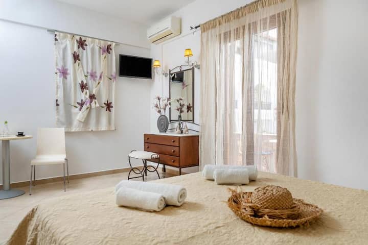 Kallisti Standard Double-bed Room On Ground Floor - Naxos