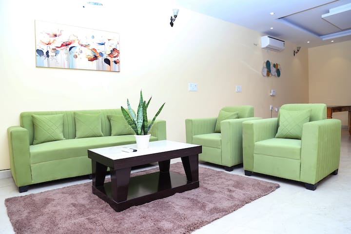 Minimalist 2bhk Service Apt - Noida