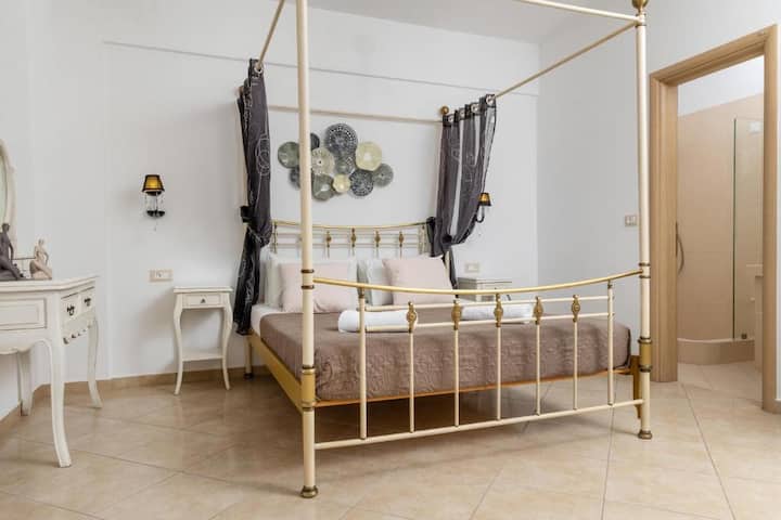 Top Floor Double-room In Kallisti Studios In Naxos - Naxos