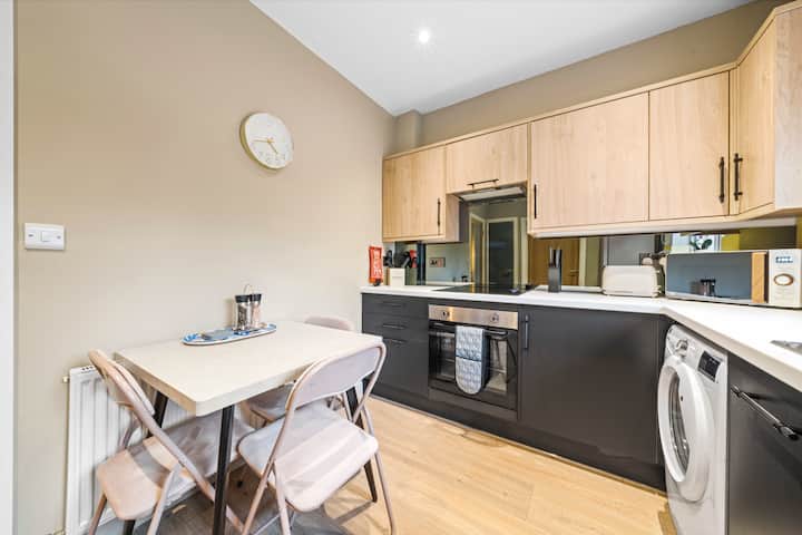 3-bed House With Parking - Forth Bridge