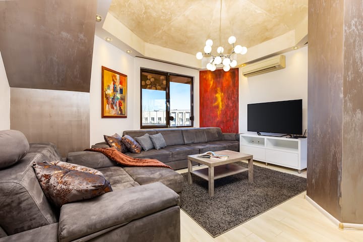 City Castle Apartment 3br In Central Plovdiv - Bulgaria