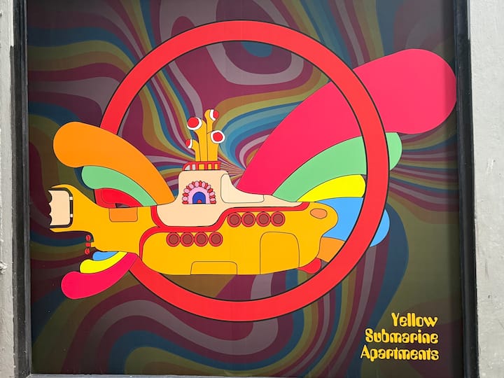 Yellow Submarine Apartments - Sleeps 19 - Liverpool