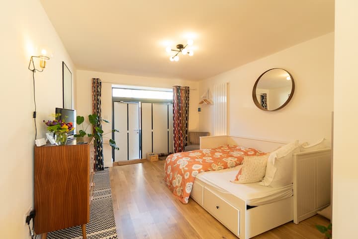 Converted Garage- Anglesey Studio Near Newborough - Anglesey