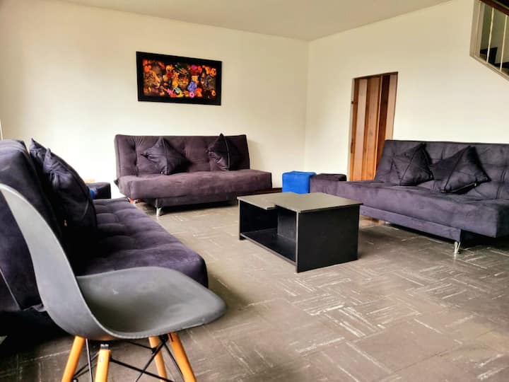 Casa Amplia En El Corazón Del Norte De Bogotá - Bogotá