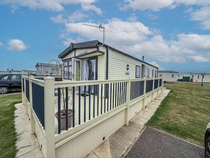 Caravan At Golden Anchor Holiday Park Ref 25055bm - Anderby Creek