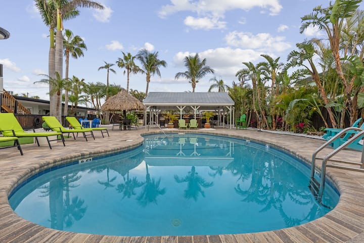 Coconut Grove Resort Oasis - Book Entire Resort - Clearwater, FL