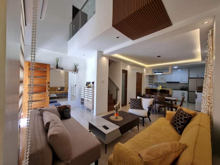 2-storey House
3-rooms, 5 Beds, 3 Baths, Full Ac - Dasmariñas