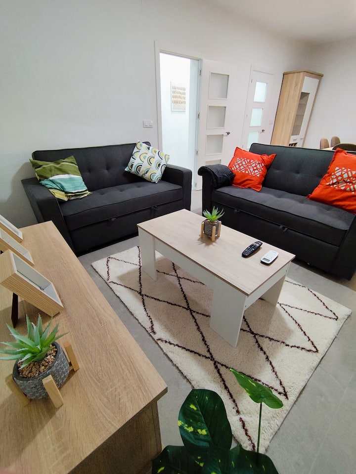 Bright & Cozy Retreat | Fresh Renovation - Alicante