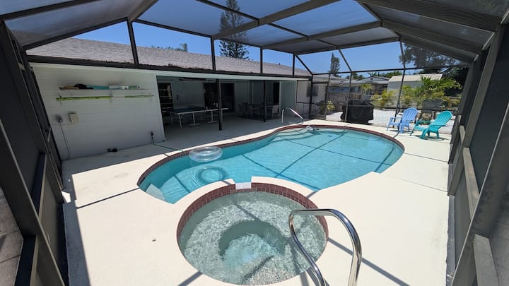 Splash Oasis: Heated Pool, Spa, Bbq, Fire Pit - Bradenton, FL