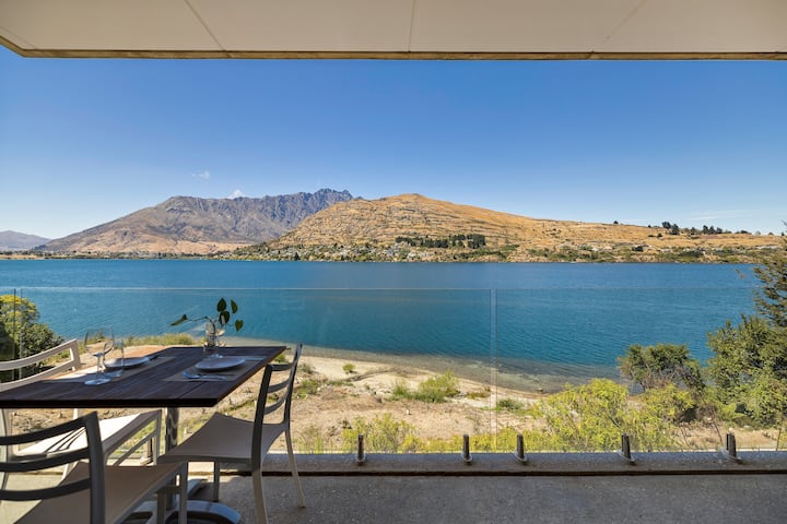 Amazing Lakeside Apartment - Queenstown