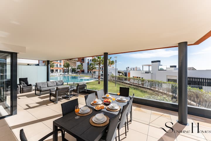 Luxury Beach Escape, Pools, Gym & Sauna +Parking - Fuengirola