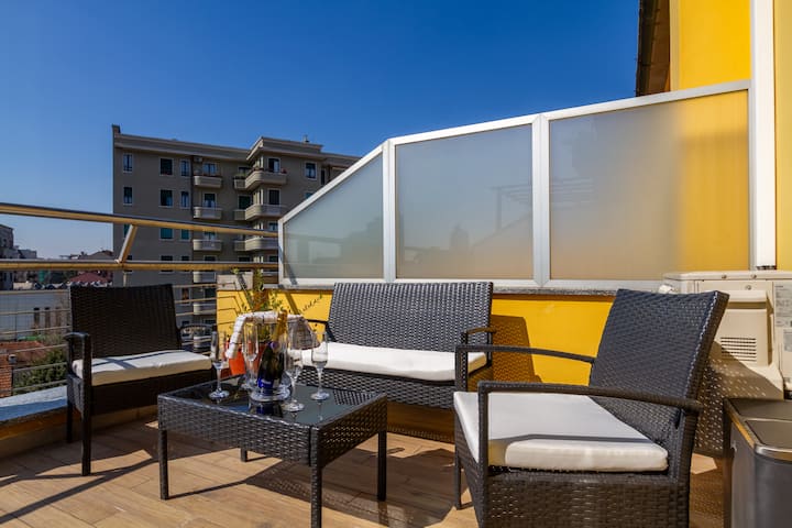 [Milano Centro - Isola - Duomo] +Terrazza +Mm #04 - Milano