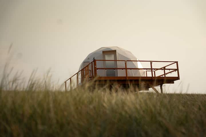 The Chinook Breeze Dome - Medicine Hat