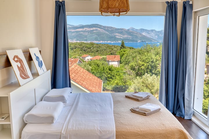 Luxurious Villa With Pool In Lustica - Monténégro