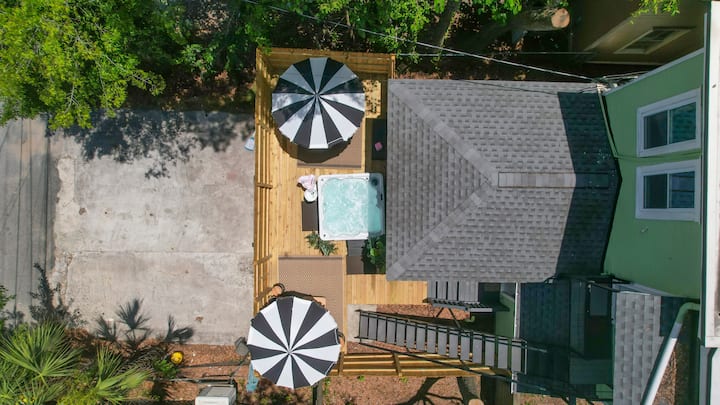 The Darling House- Huge Historic Home+hottub - Savannah, GA