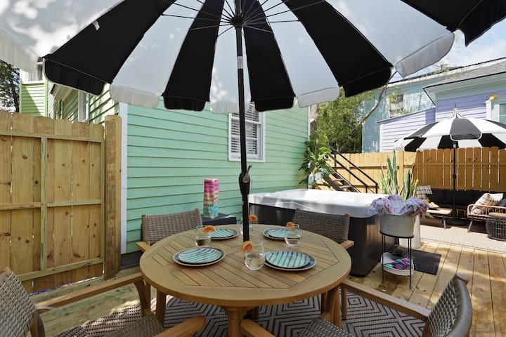 The Darling House- Huge Historic Home+hottub - 薩凡納