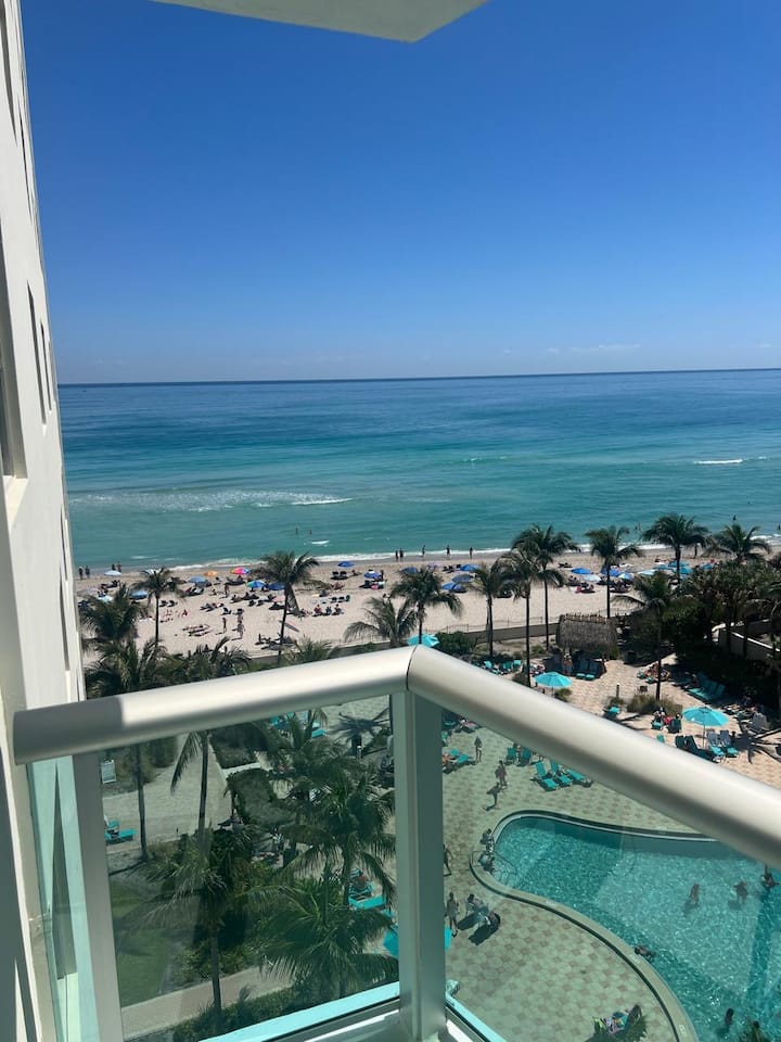 Beachfront 2br At The Tides | Epic Stay - Sunny Isles Beach, FL