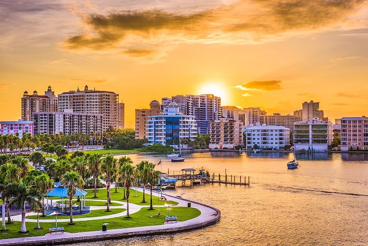 Bright Private Room | Ideal For Long Or Short Stay - Sarasota