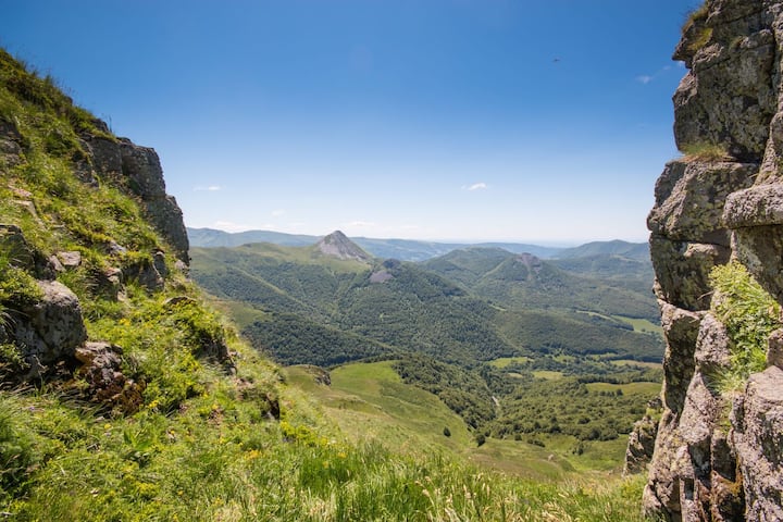 Vue Imprenable Sur Le Cantal - Cantal