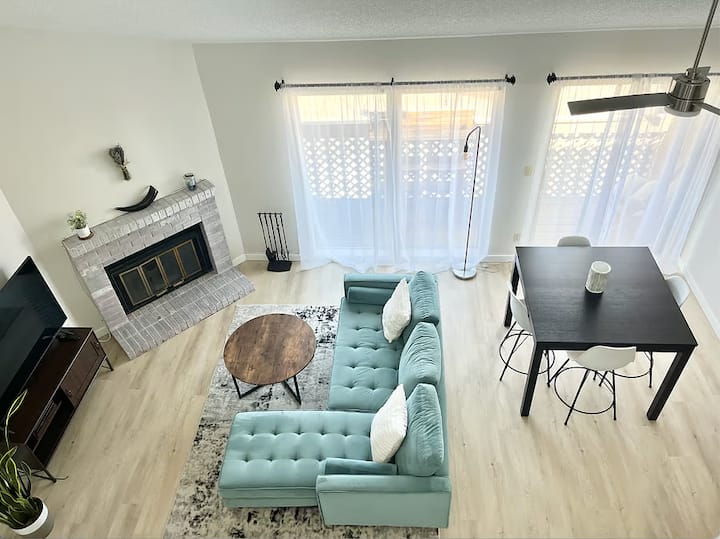 Sophisticated City Loft! - Lakewood, CO