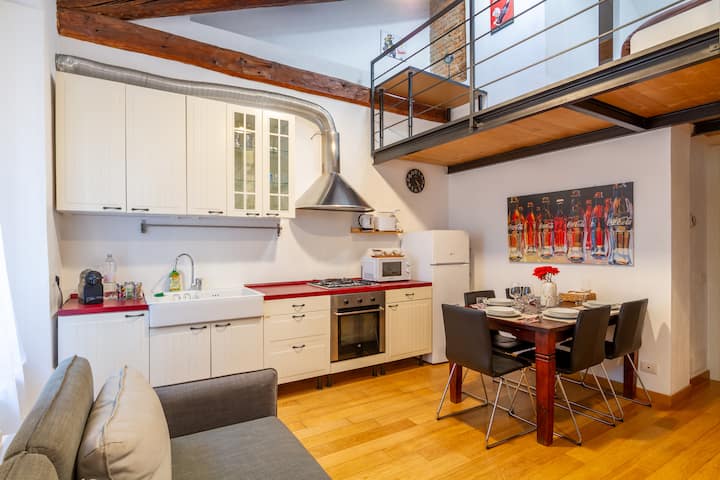 [Milano Navigli - San Gottardo] +15 Min Duomo - Milano