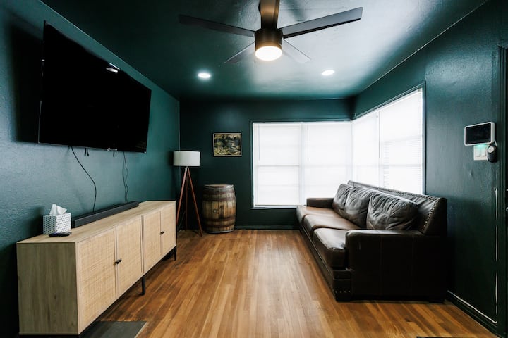 Irish Goodbye | Cozycharm | Minimalist | Aesthetic - Lubbock, TX