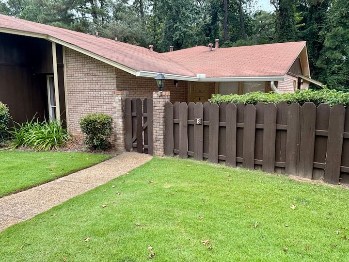 Private And Safe 3 Bdrm/2bath For Up To 6 People. - Tuscaloosa, AL