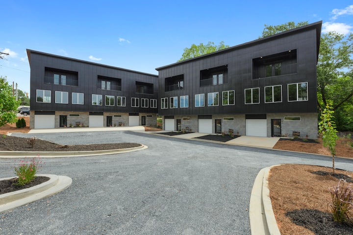 Twilight Retreat Near Silos, Clemson & Greenville - Easley, SC