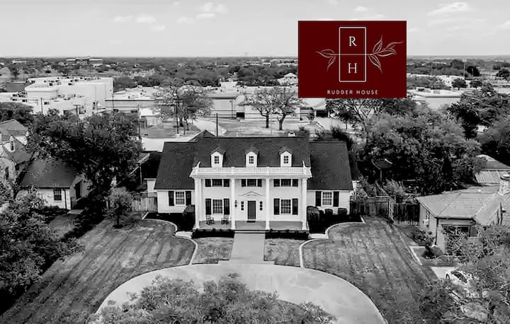 Historic Rudder House - Apartment! - Bryan, TX