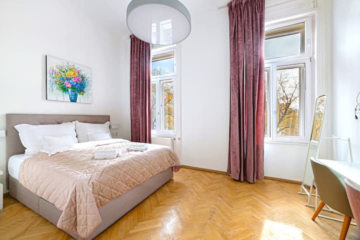 Oasis 113 - Central & Cozy 2br For 4 W/ Ac&lounge - Hungary