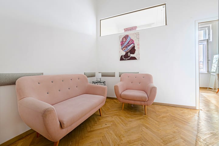 Oasis 113 - Central & Cozy 2br For 4 W/ Ac&lounge - Budapest