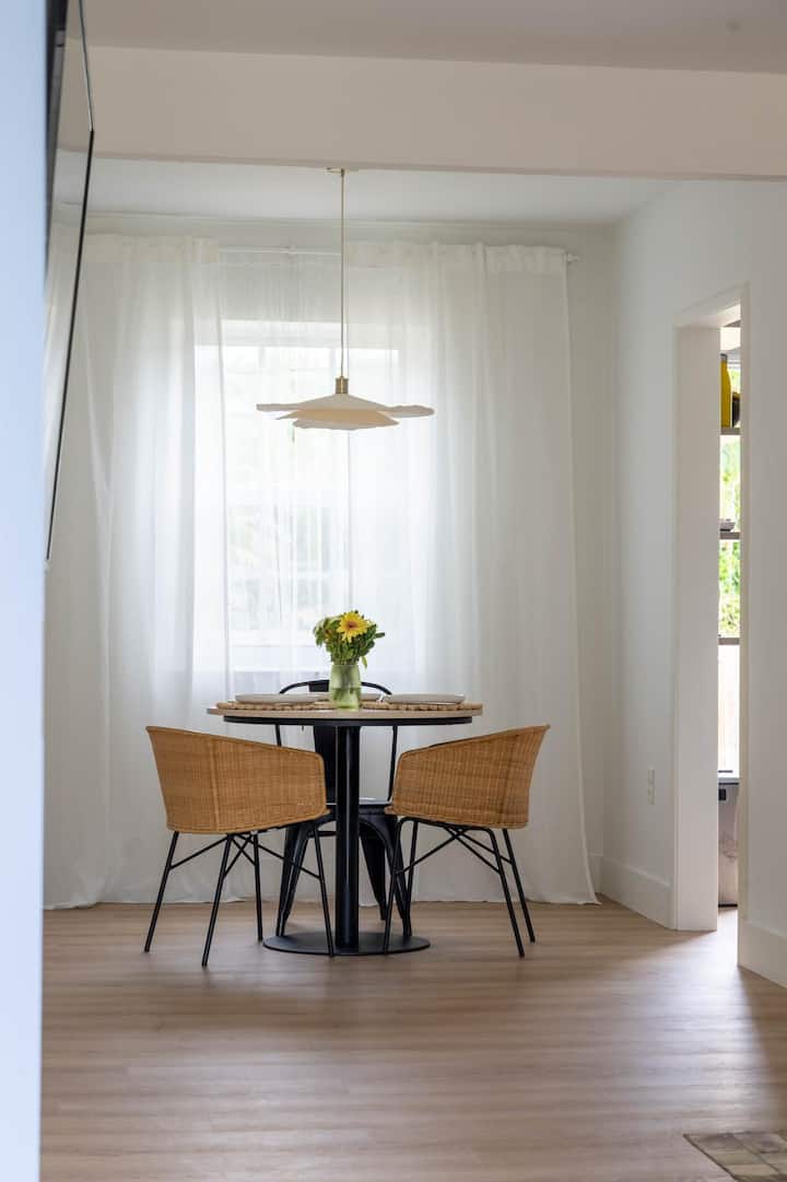 Cozy Home Close To Nature In Biscayne Park - North Miami, FL