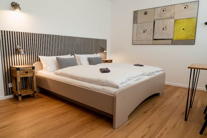 Modernes Zimmer Nr. 3 Mit Bad - Cologne