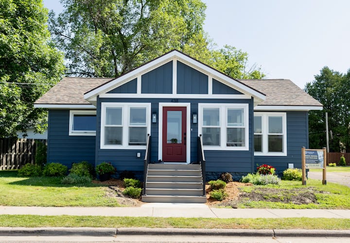 3br Lakefront Home | Renovated In 2025 | Walkable - Minocqua, WI